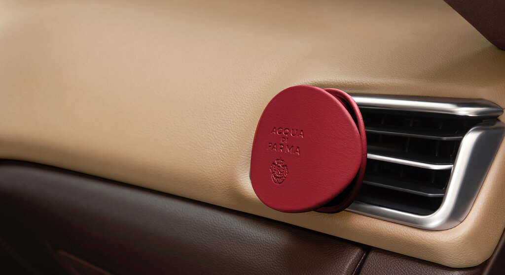 Car diffuser - surrounded with luxury scents | Acqua di Parma